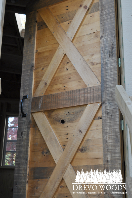 Custom door for playhouse – Drevo Woods